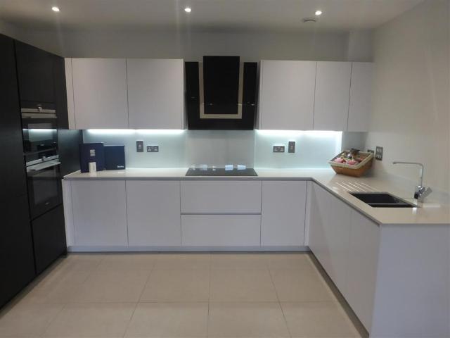 apartment for rent in 931 High Road, London, North finchley, London, North finchley
