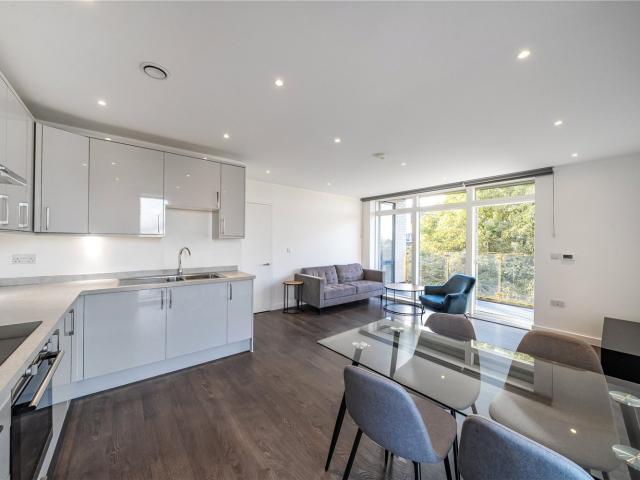 apartment for rent in 94 Propeller Crescent, Croydon, CR0 4FZ
