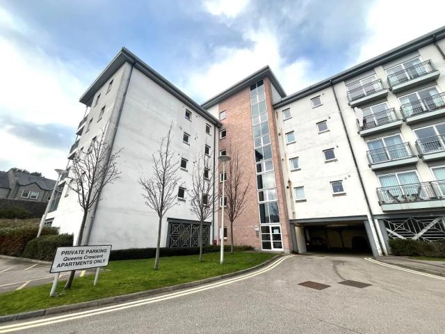 apartment for rent in 94 Queens Crescent, Aberdeen AB15 4BE