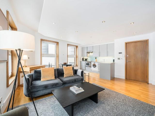 apartment for rent in Coventry House, London