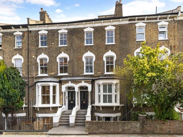 apartment for rent in Cologne Road, SW11 2AH