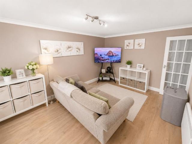 apartment for rent in Colne, RM18 8RE