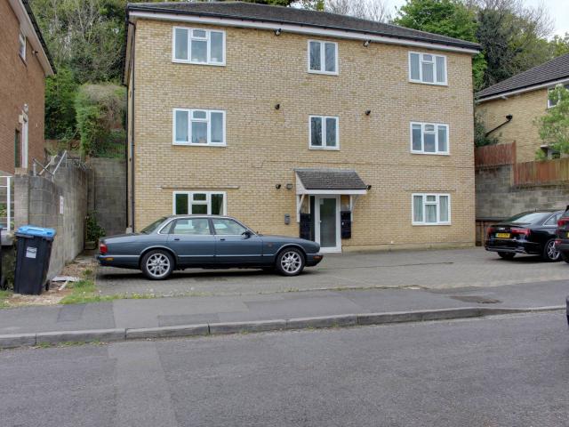 apartment for rent in Commonwealth Road, Caterham, Surrey, United Kingdom