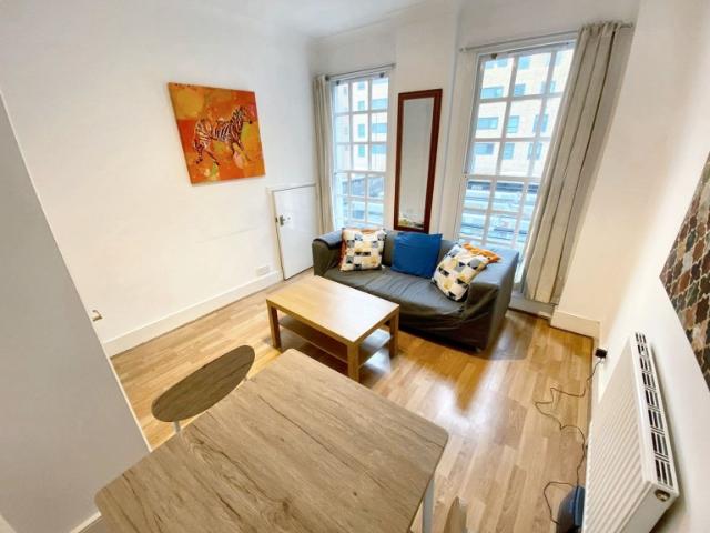 apartment for rent in Commercial Road, London, E14