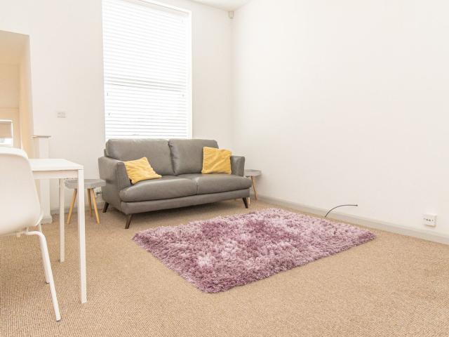 apartment for rent in Connaught Road, Roath, Cardiff