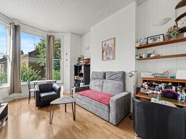 apartment for rent in Corinne Road, London, N19