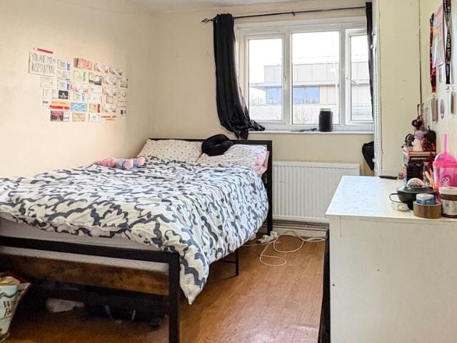 Room to rent on Cornwallis Road, London