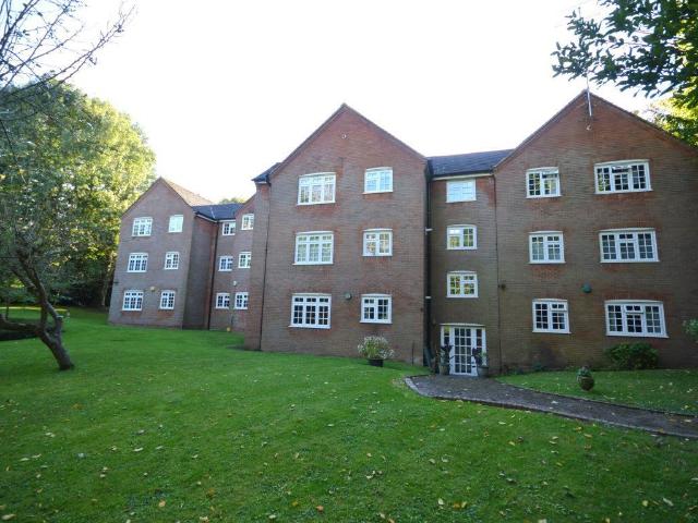 apartment for rent in Cathedral Court, St Albans, AL3 4AF