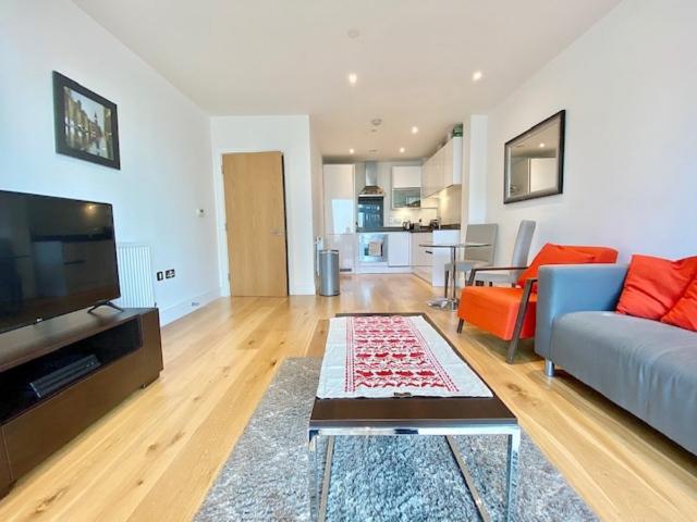 apartment for rent in Caxton Street North, London, E16