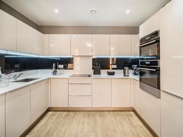 apartment for rent in Cable Walk, SE10 0TN