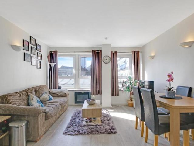 apartment for rent in Calderwood Street, SE18 6JF