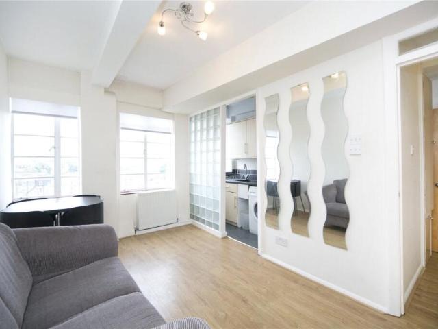 apartment for rent in Camden Road, NW1 9DY