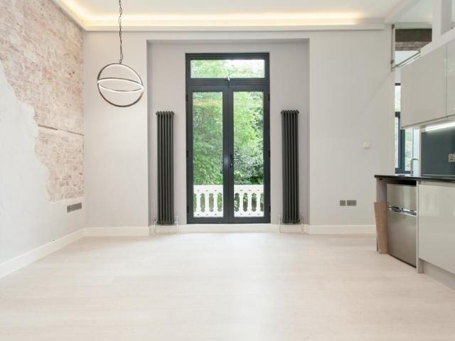 apartment for rent in Camden Road, NW1 9HG