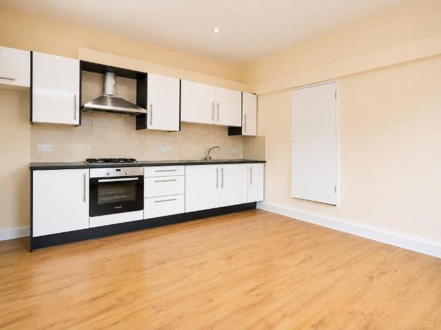 apartment for rent in Camp Road, GU14 6EP