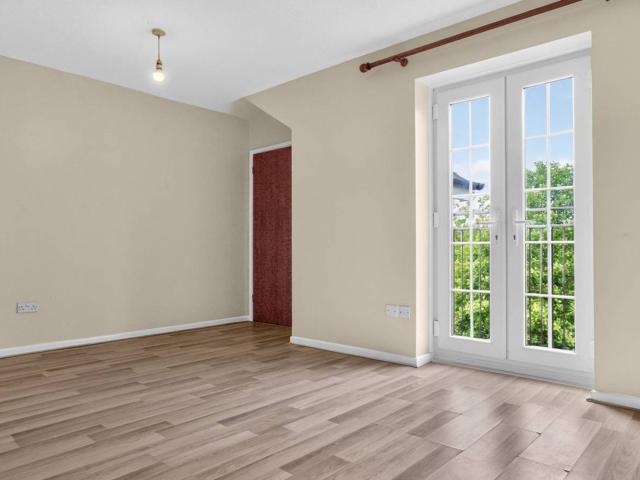 apartment for rent in Campbell Drive, Windsor Quay