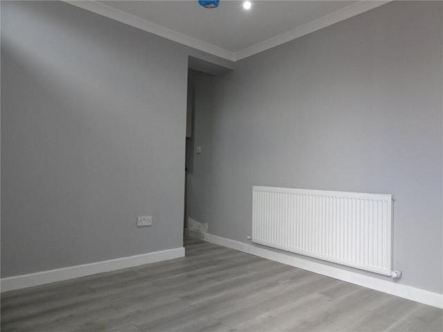 apartment for rent in Carfax Road, UB3 4RB