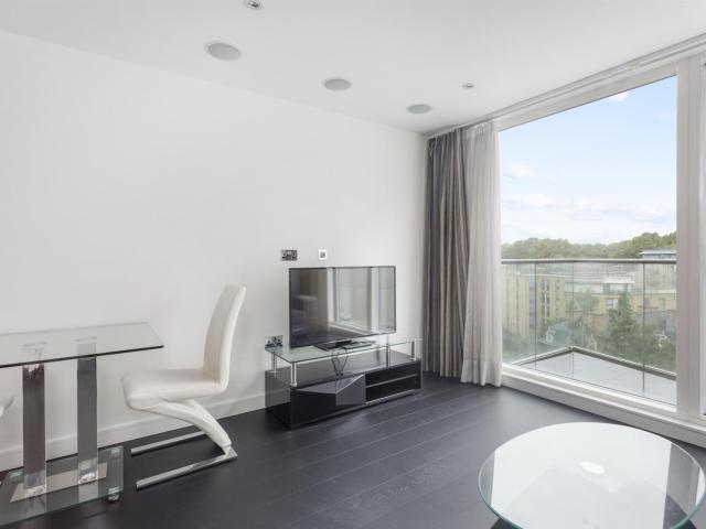 Apartment for rent in Caro Point, Grosvenor Waterside, SW1W 8BD