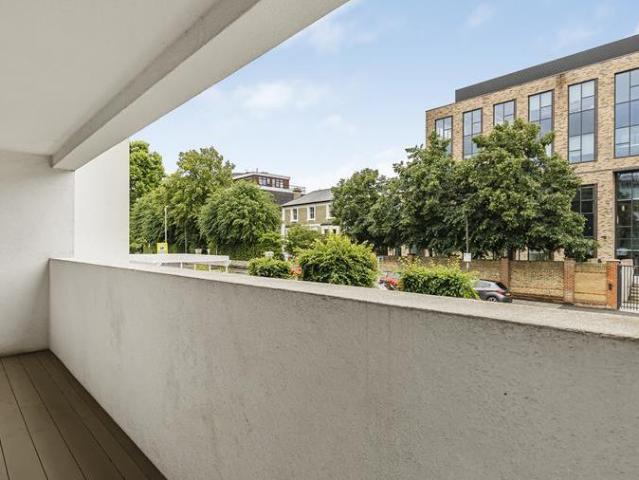 apartment for rent in Carlton Drive, SW15