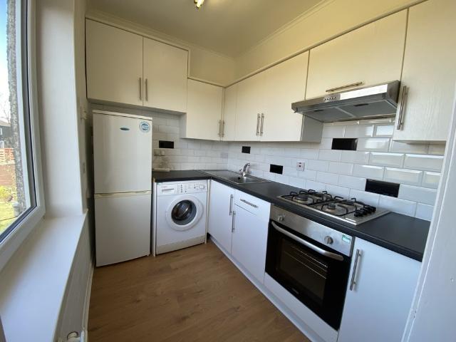 apartment for Rent in Carrick Knowe Loan, Carrick Knowe, Edinburgh, EH12 7DZ