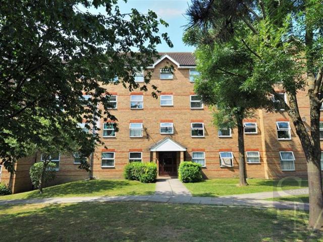 apartment for rent in Cassis Court, Loughton, IG10