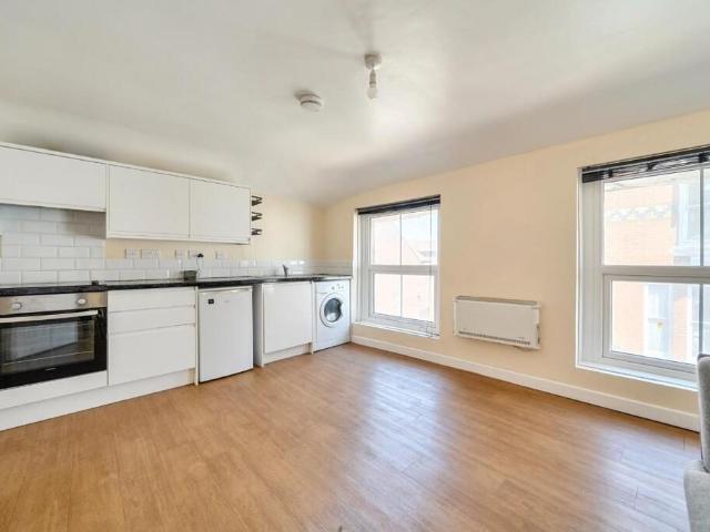 apartment for rent in Castle Street, TN23 1JQ