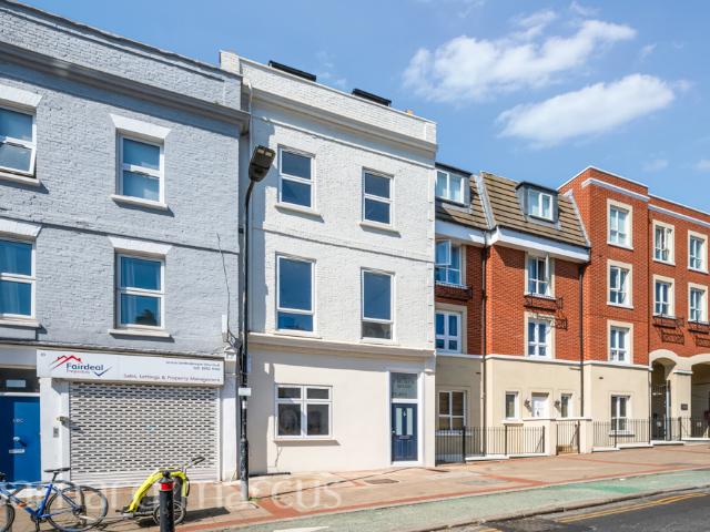 apartment for rent in Church Road, London, London