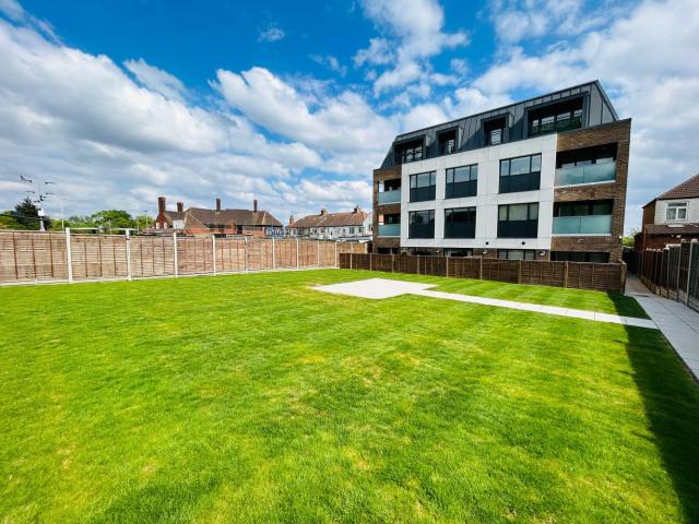 apartment for rent in Church Road, UB5 5AW