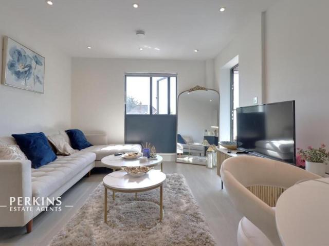 apartment for rent in Church Road, UB5 5AW