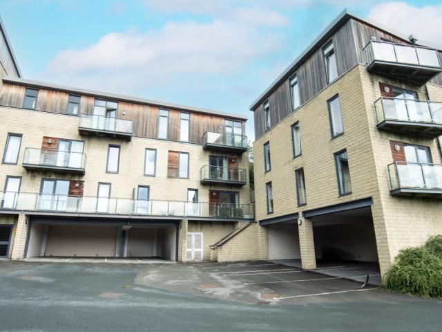 apartment for rent in Church Street, HD5 9EU