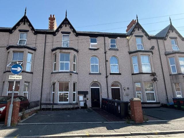 apartment for rent in Church Street, LL18 3AA