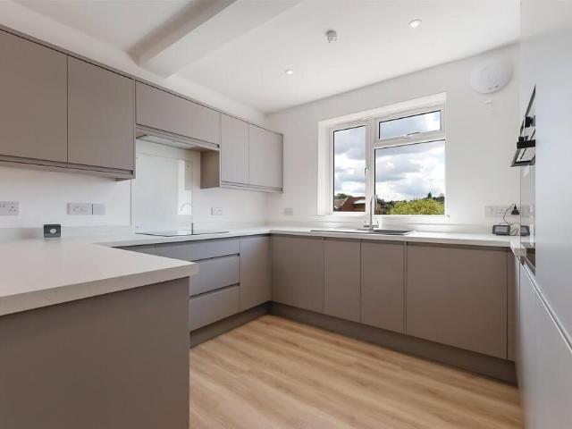 apartment for rent in Church Street, RH2 0AJ