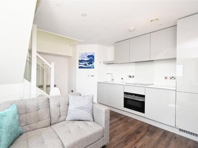 apartment for rent in Churchill Way, RG21 7ES