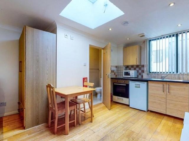 apartment for rent in Chalk Farm Road, NW1 8AN