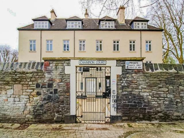 apartment for rent in Champion Square, Bristol, BS2 9DB