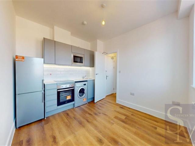 apartment for rent in Chantal House 13 17 High Beech Road, Loughton, IG10