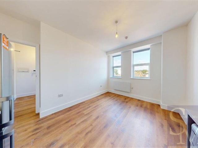 apartment for rent in Chantal House 13 17 High Beech Road, Loughton, IG10