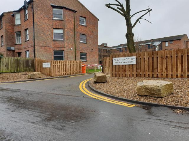 apartment for rent in Chantry Court, Woods Avenue, Hatfield