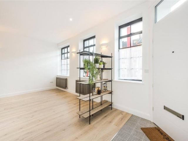 apartment for rent in Chapel Road, SE27 0TL