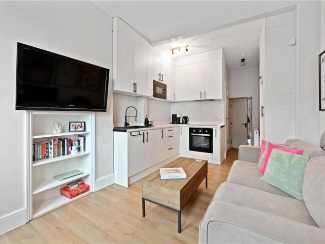 apartment for rent in Chapter Road, NW2 5LU