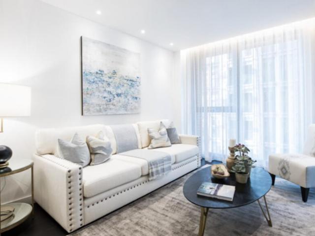 apartment for rent in Charles Clowes Walk, SW11 7AG