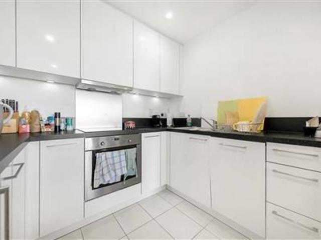 apartment for rent in Chartfield Avenue, SW15