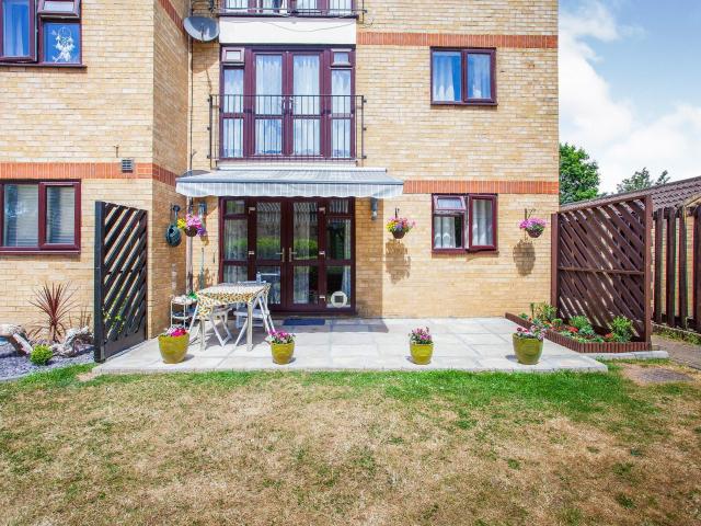 apartment for rent in Chenies Way, Watford, Watford