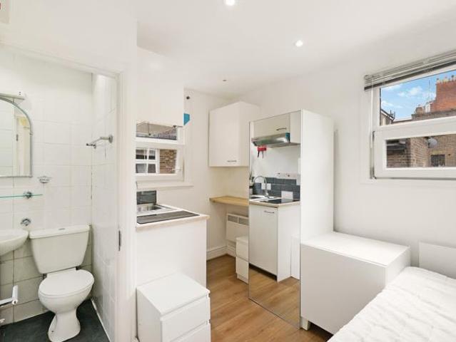 apartment for rent in Cheniston Gardens, W8