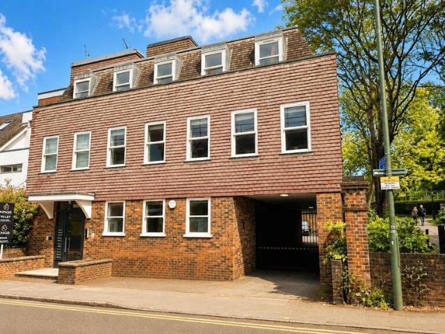 apartment for rent in Chertsey Street, GU1 4HL