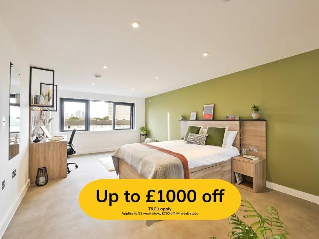 Room to rent on Childers Street, London