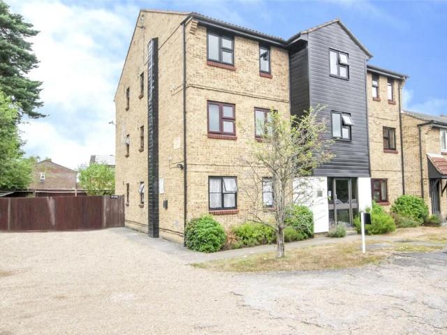 apartment for rent in Chisbury Close, RG12 0TX