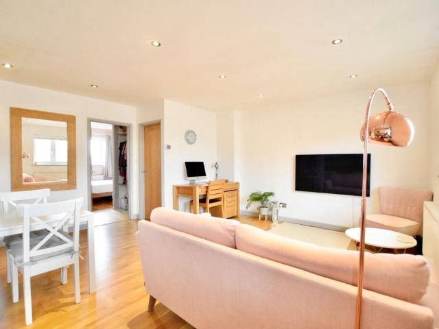apartment for rent in Chobham Road, E15 1LX