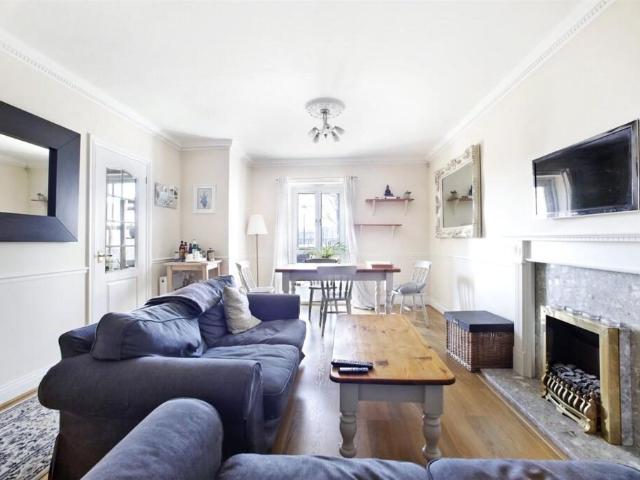 apartment for rent in Clarence Mews, SE16 5GB