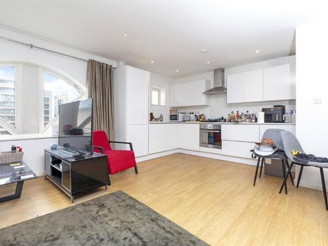 apartment for rent in Clarence Road, SE8 3EY