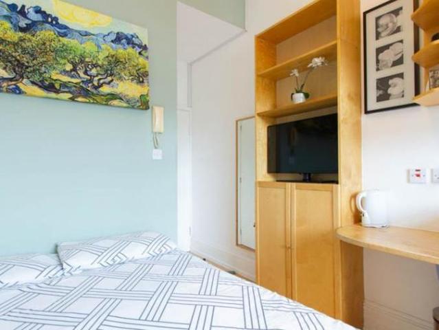 apartment for rent in Claverton Street, SW1V